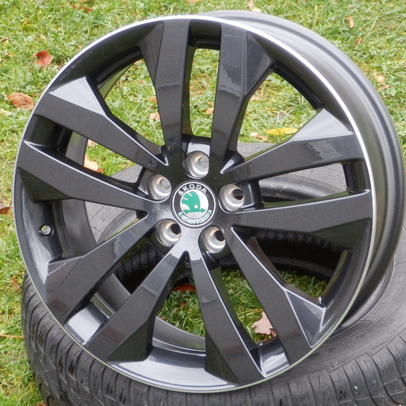 Black vRS alloys on a Monte - Skoda Fabia Mk2 (2007-2014) - BRISKODA